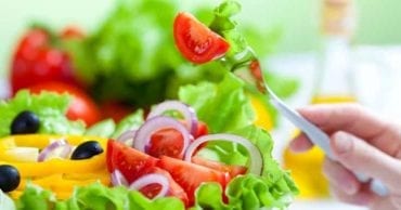 12 Super Foods for Water Retention - Home Remedies